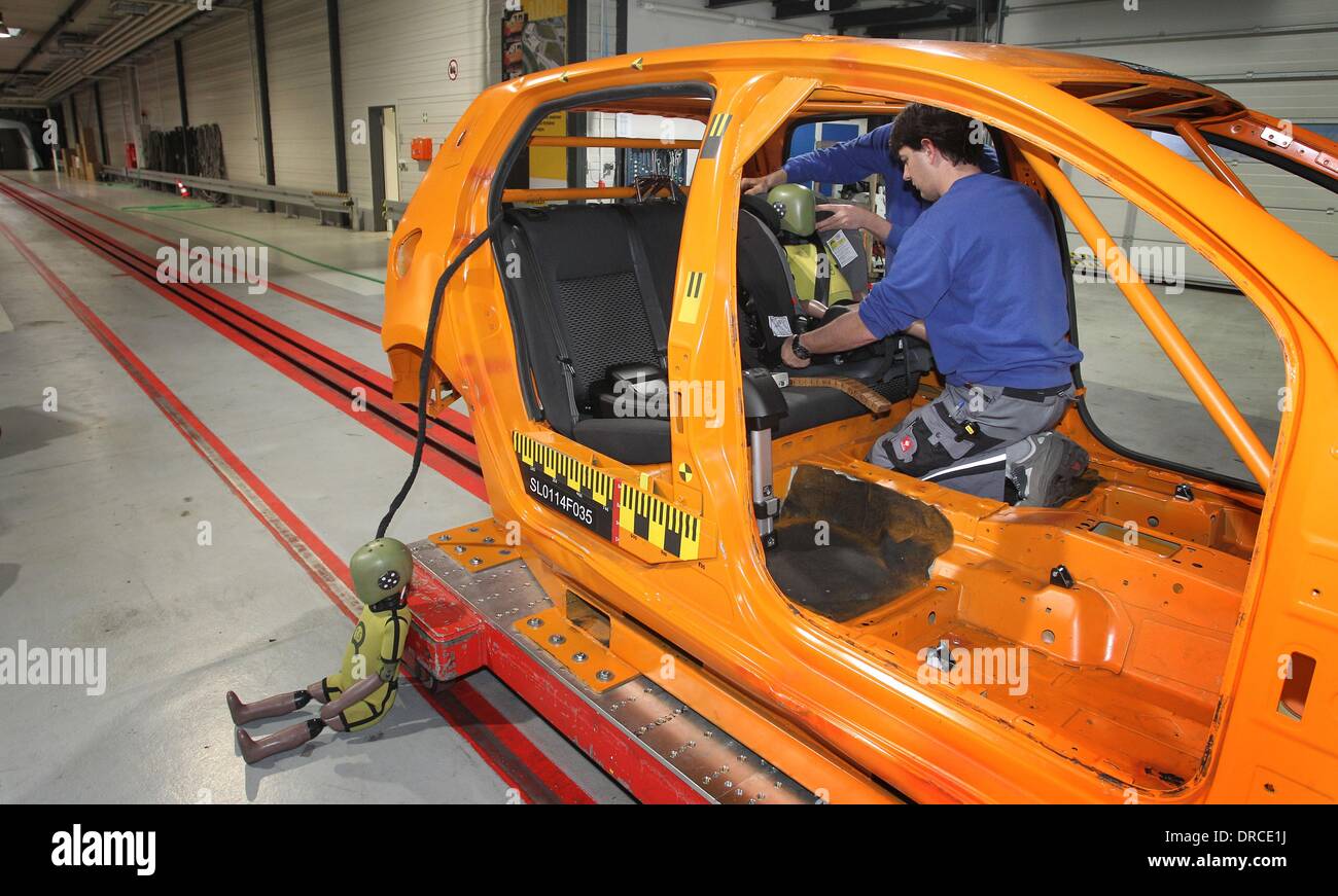 Car crash test germany hi-res stock photography and images - Alamy