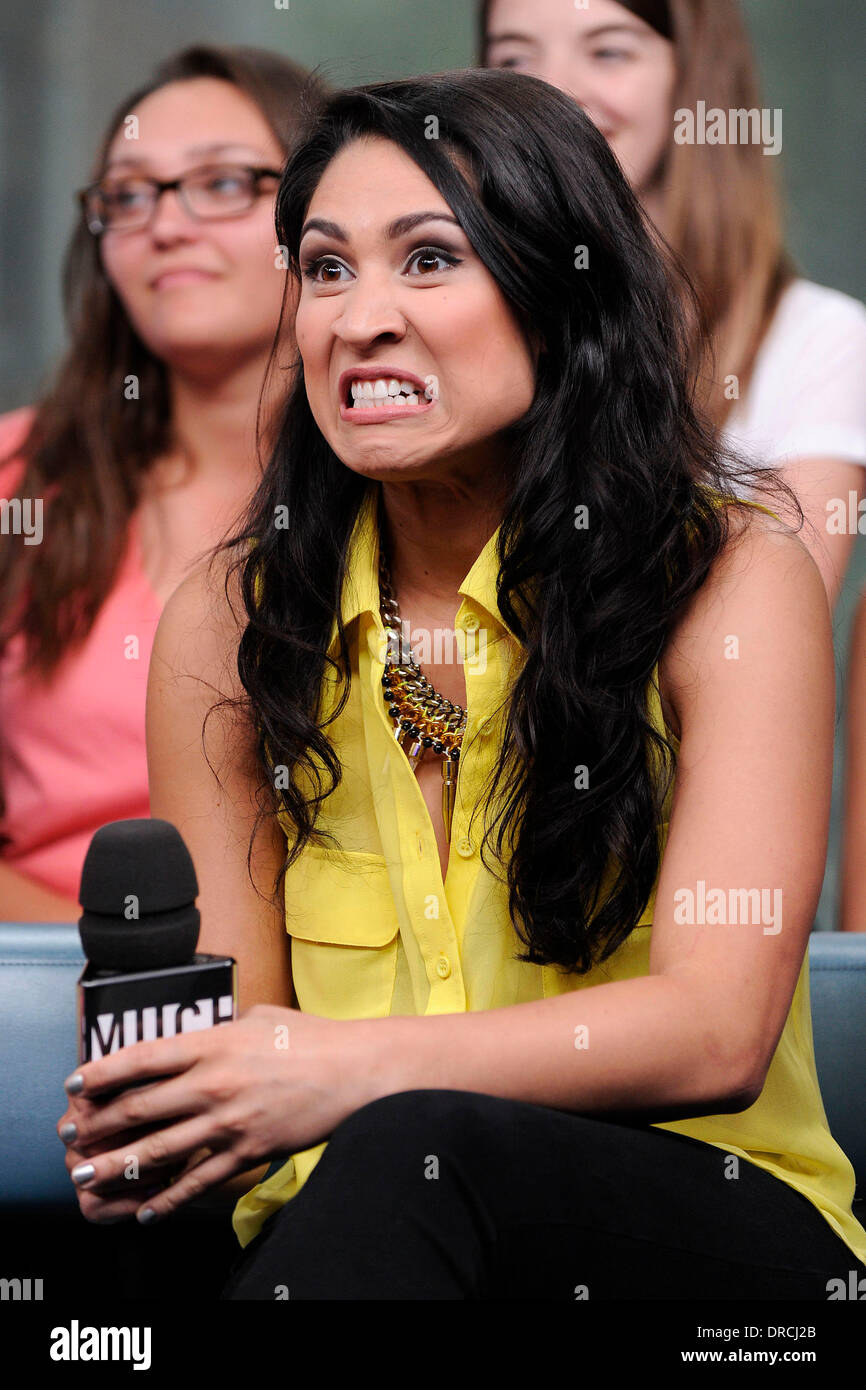 Cassie Steele Cast Of The L A Complex Appears On Muchmusics New Music