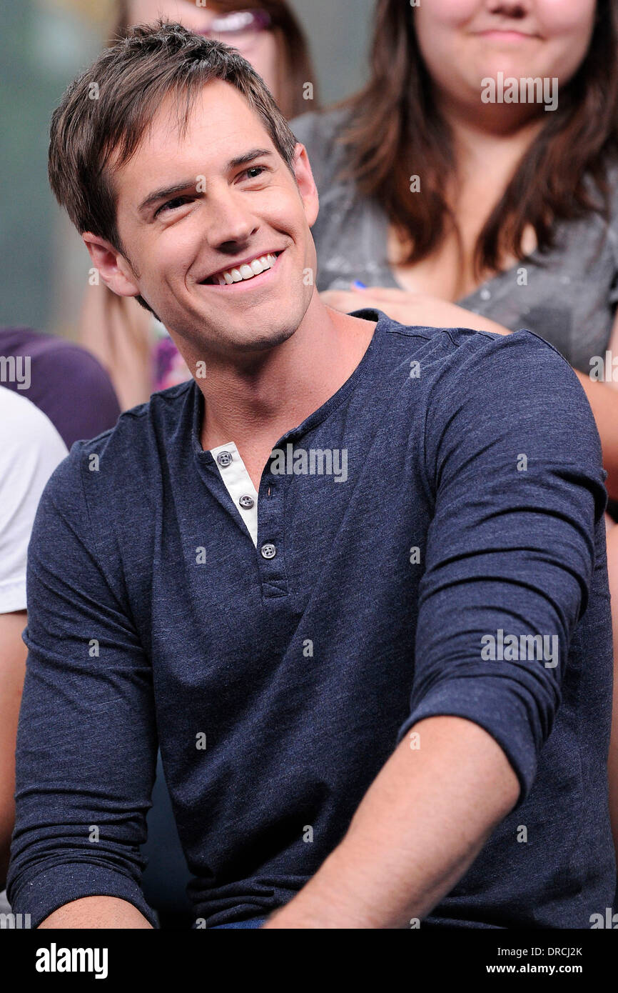 Jonathan Patrick Moore Cast of The L.A. Complex appears on MuchMusic's ...