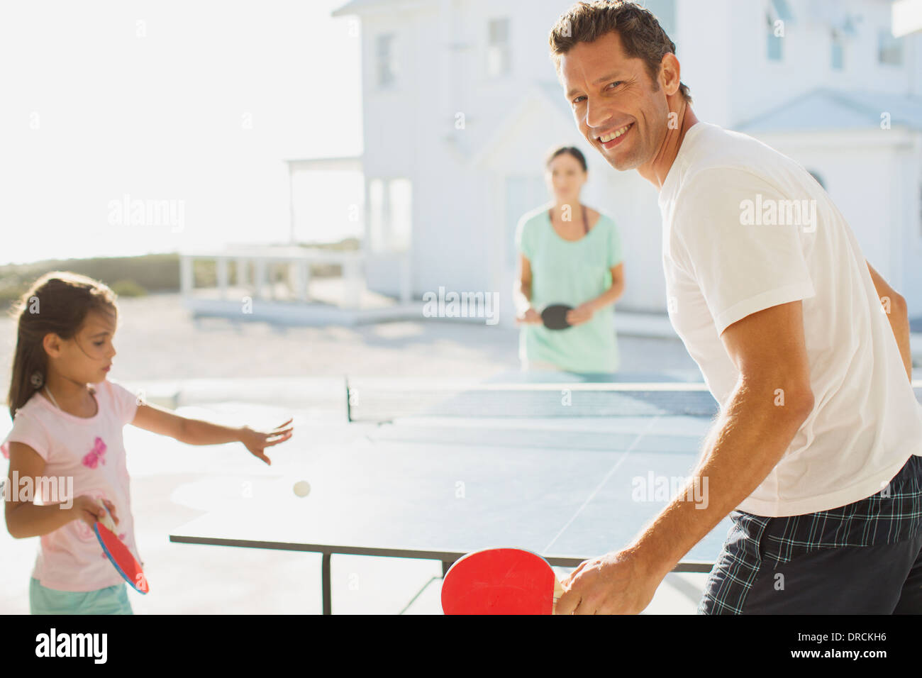 Mother daughter playing tennis hi-res stock photography and images - Alamy