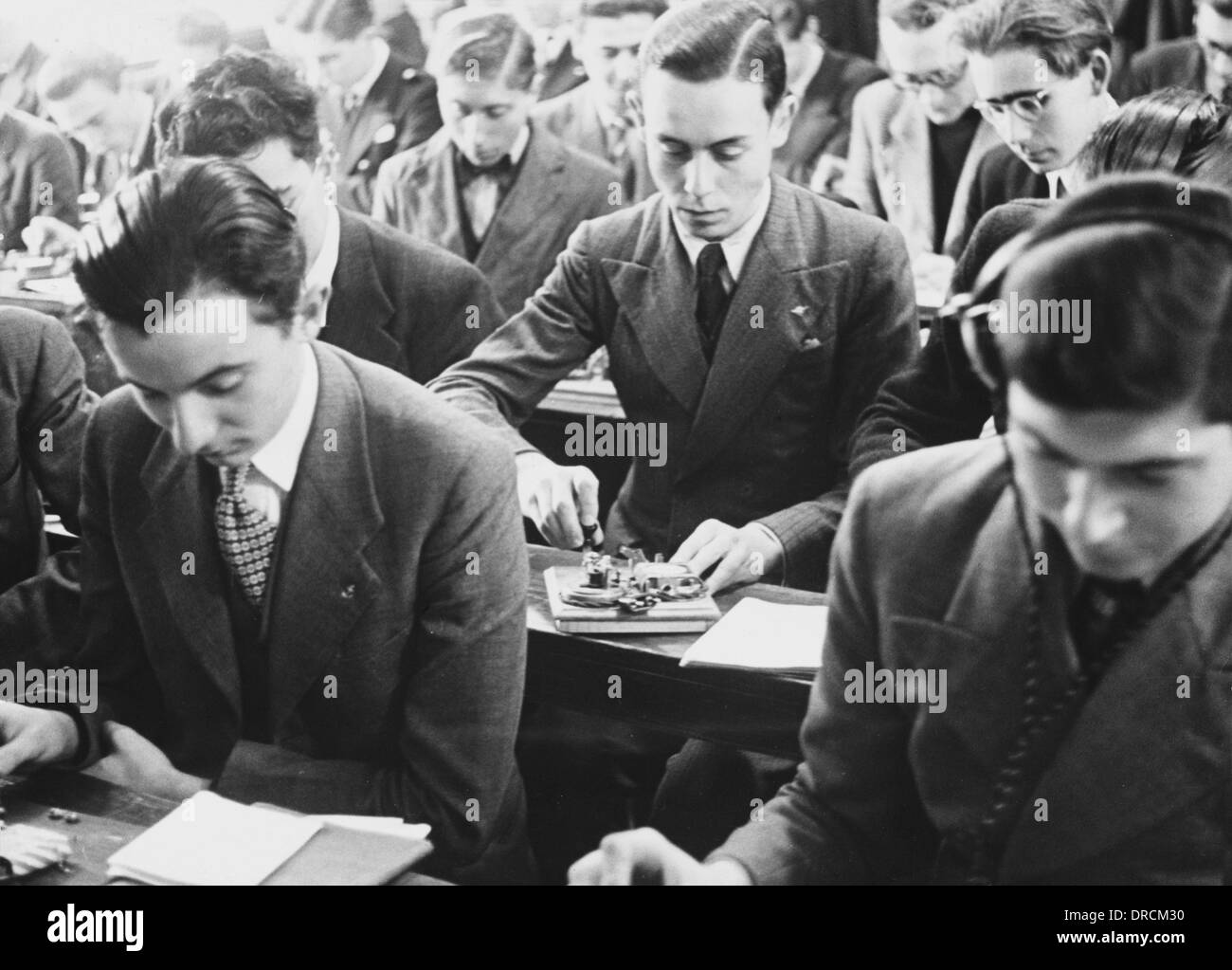 World war two radio operator hi-res stock photography and images - Alamy