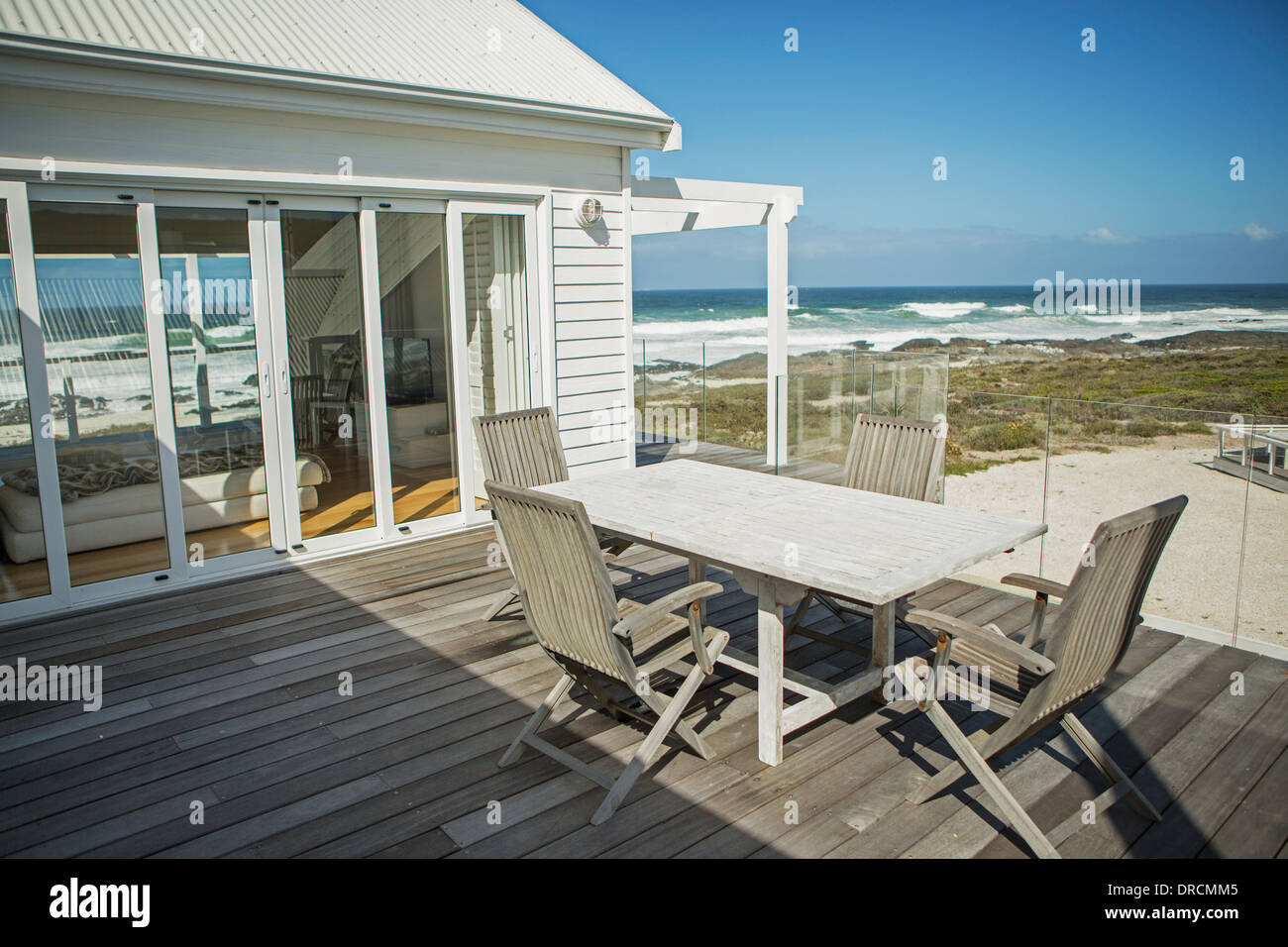 Luxury beach balcony view hi-res stock photography and images - Alamy