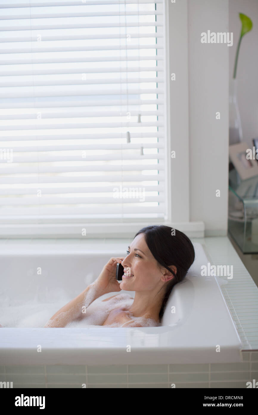 Lady in the bathtub hi-res stock photography and images - Alamy