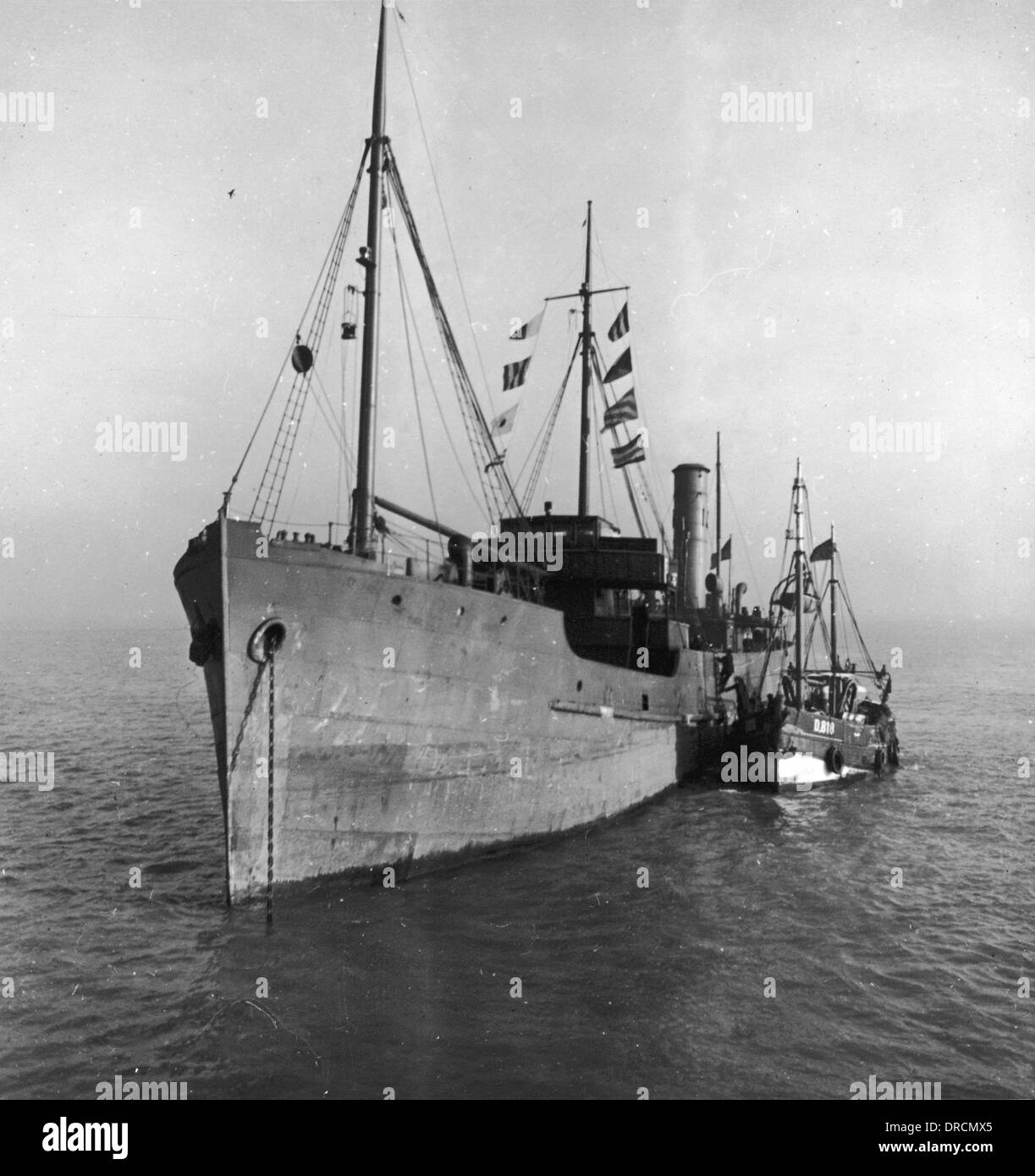 Ships boat ww2 hi-res stock photography and images - Alamy