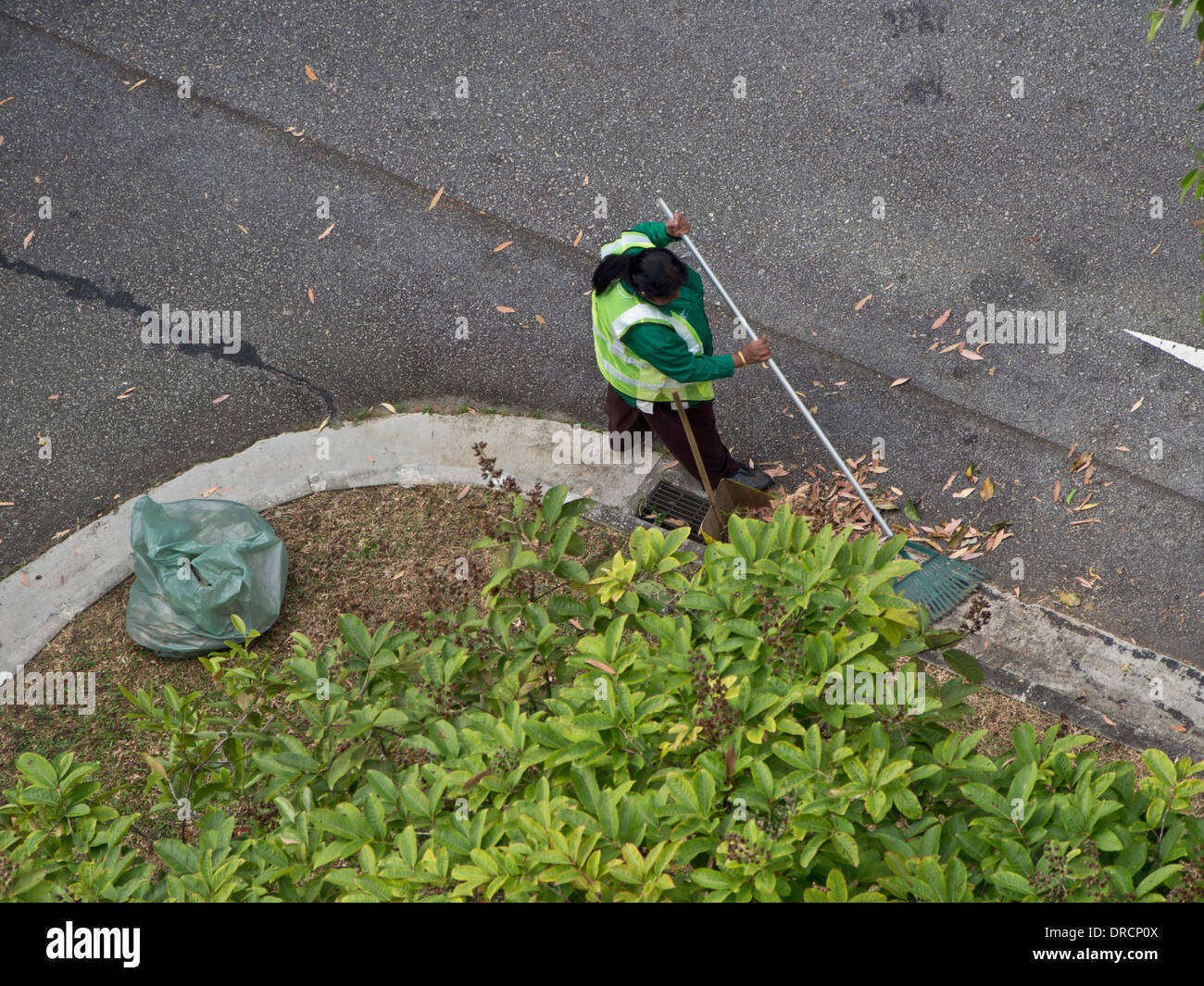 Migrant working hi-res stock photography and images - Alamy