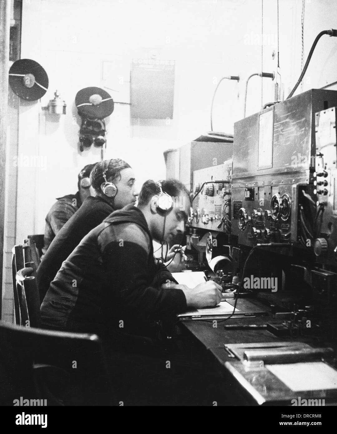 Ww2 communications hi-res stock photography and images - Alamy