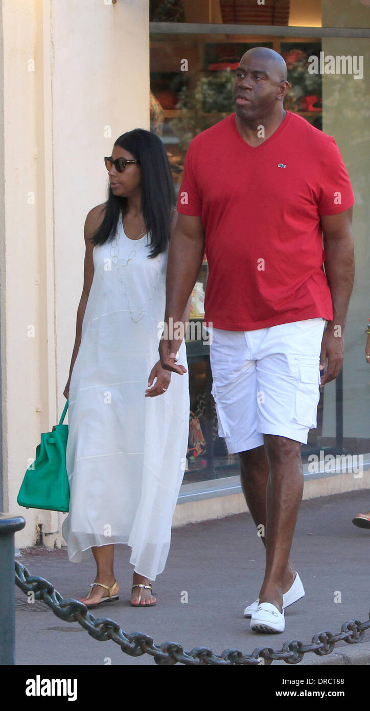 Earvin Johnson Jr., aka Magic Johnson, and wife Cookie Johnson walking ...