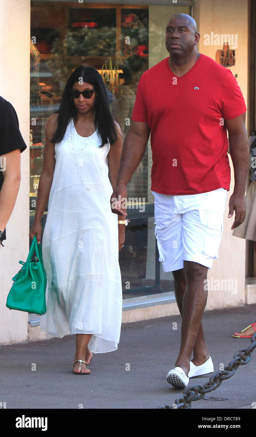 Earvin Johnson Jr., aka Magic Johnson, and wife Cookie Johnson walking ...
