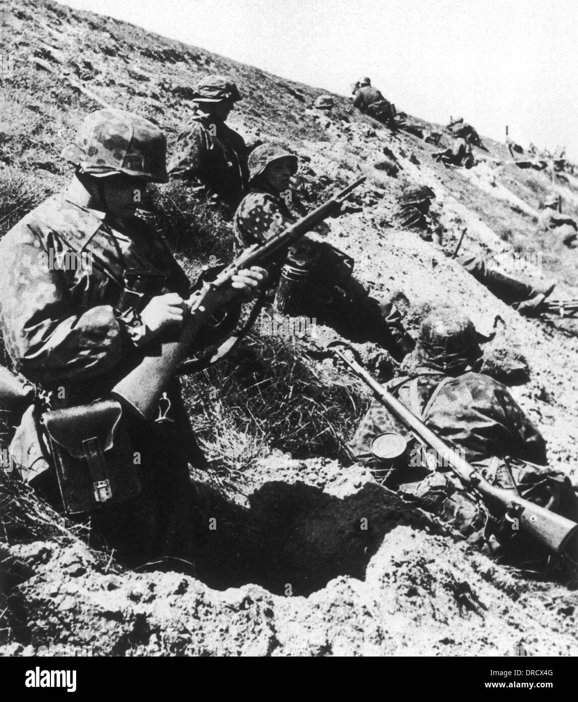 Ss german soldiers hi-res stock photography and images - Alamy