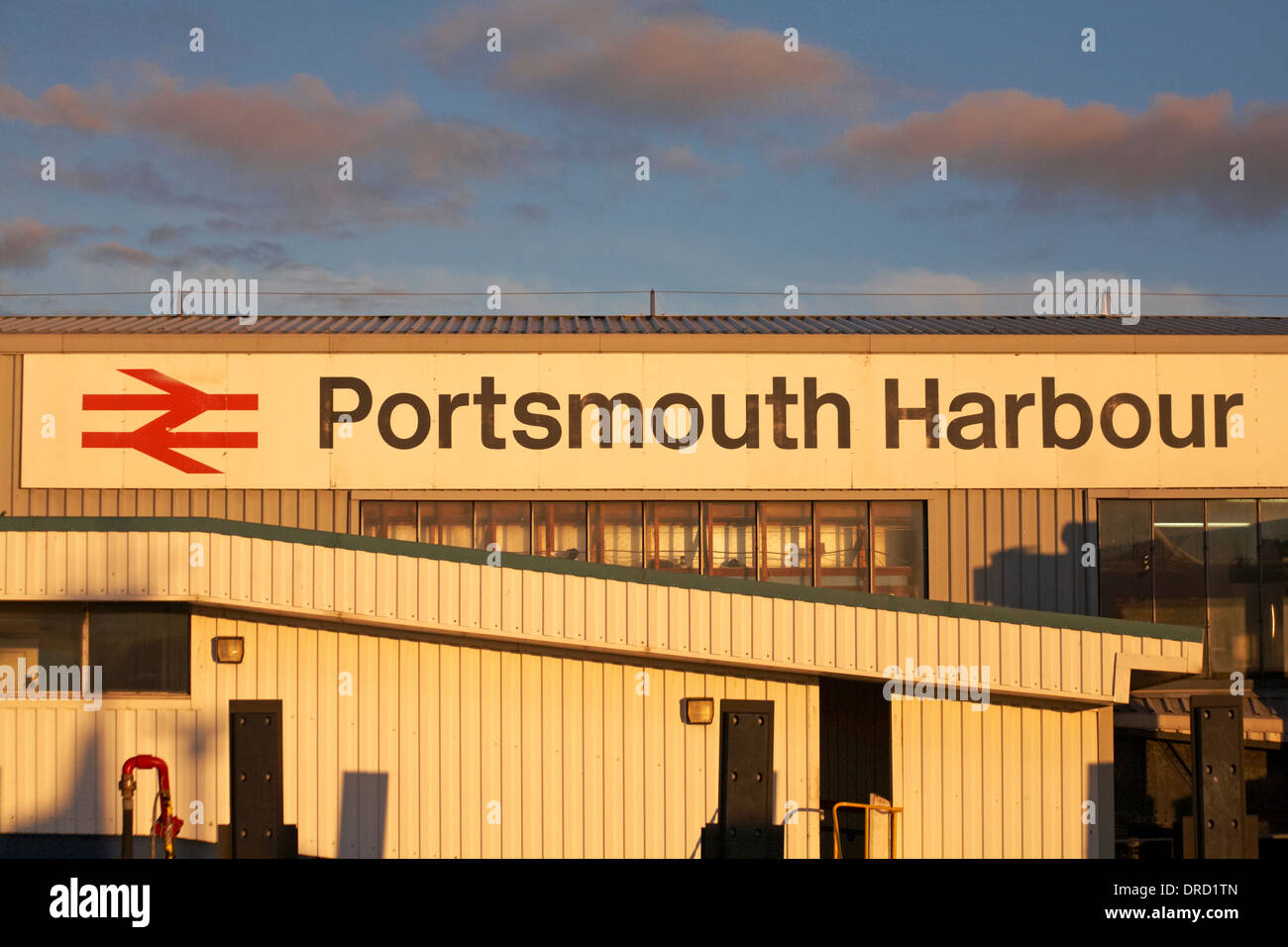 Portsmouth harbour train station hi-res stock photography and images ...