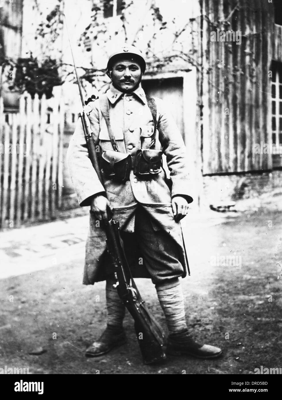 Wwi soldier uniform hi-res stock photography and images - Alamy