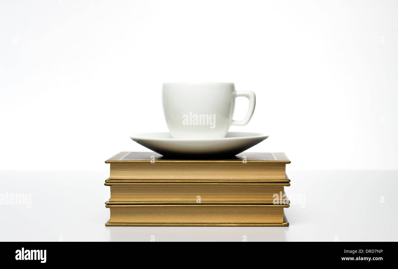 Vintage reading hi-res stock photography and images - Alamy