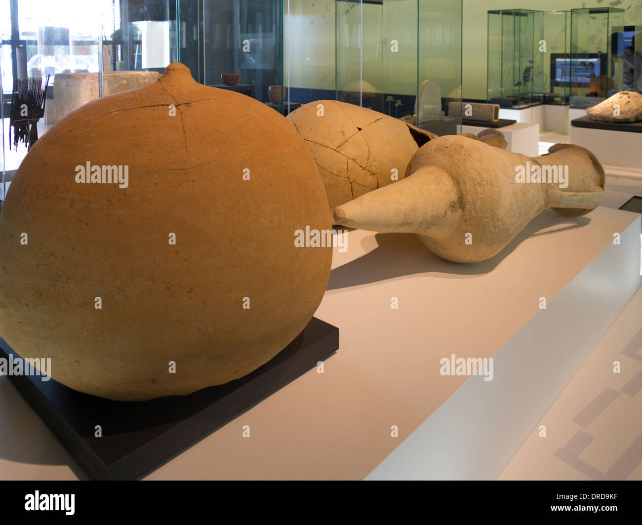 Roman pot hi-res stock photography and images - Alamy