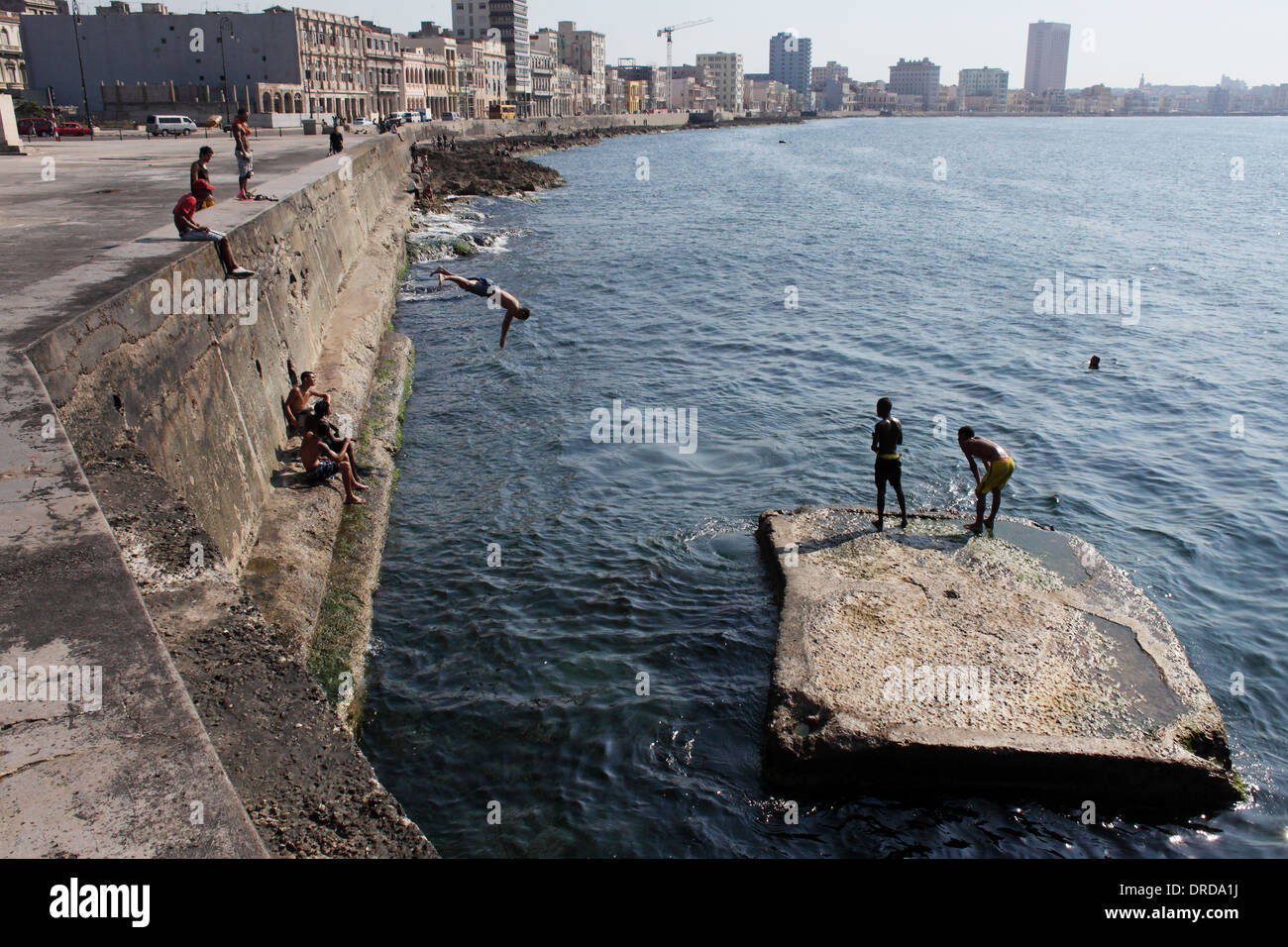 People havana cuba beach hi-res stock photography and images - Alamy