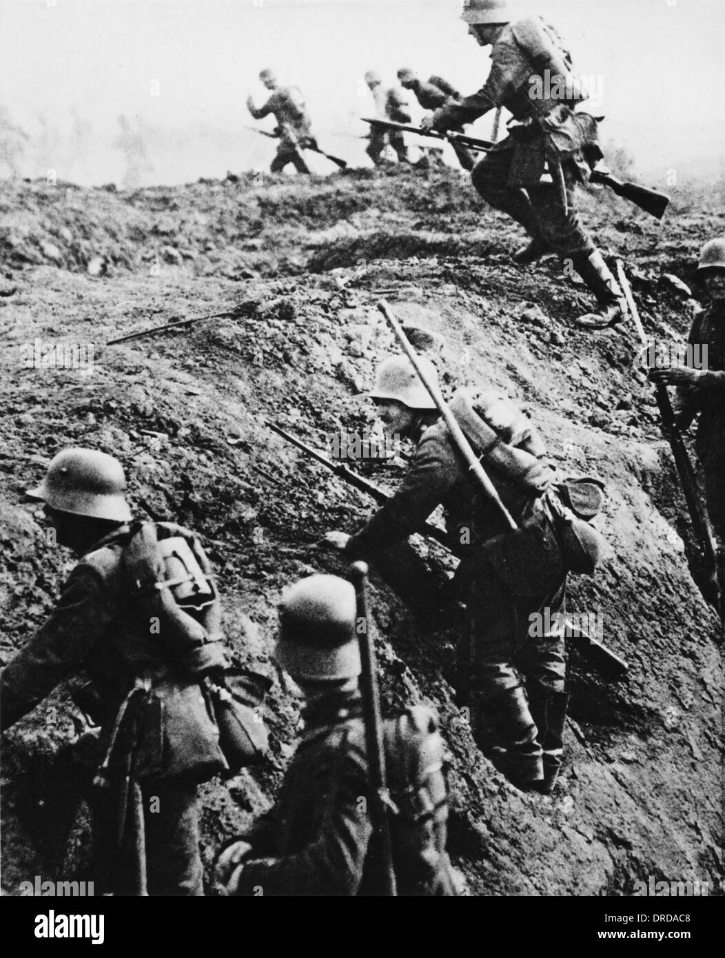 Ww1 German Soldiers In Trenches