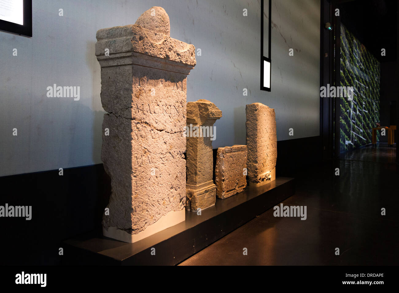 Muse sign hi-res stock photography and images - Alamy