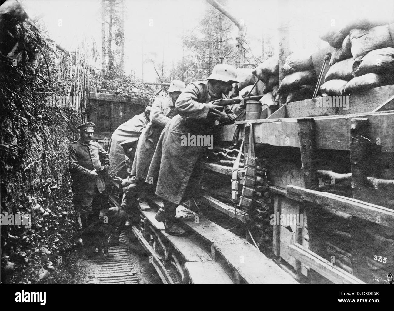 Ww1 world war trenches Black and White Stock Photos & Images - Alamy