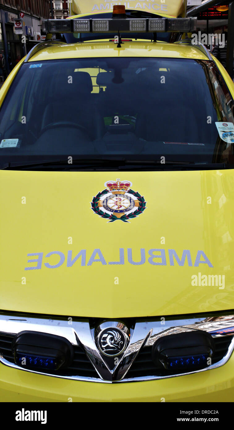 Blue light ambulance nhs hi-res stock photography and images - Alamy