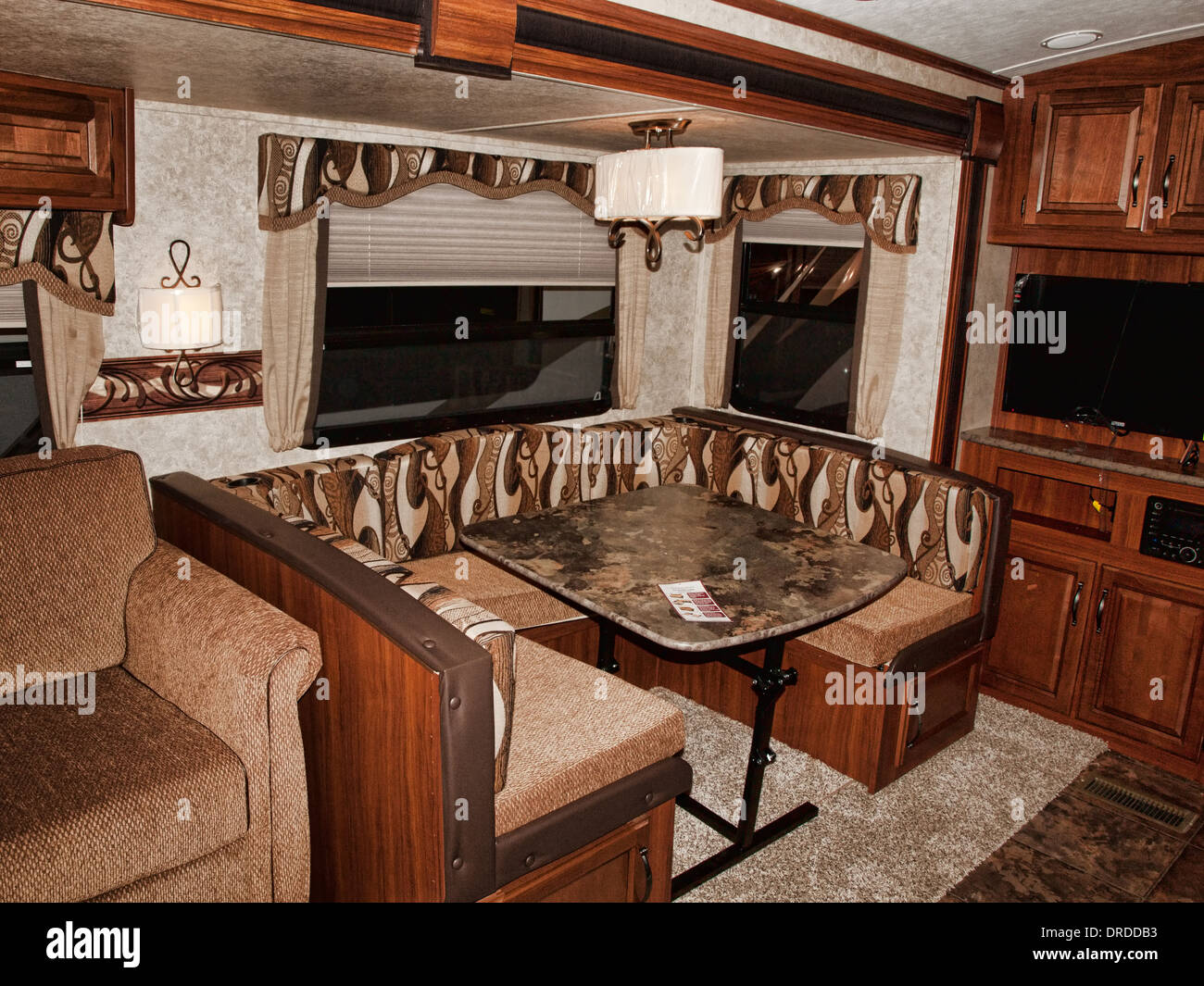 Fifth wheel interior living area rv hi-res stock photography and images ...