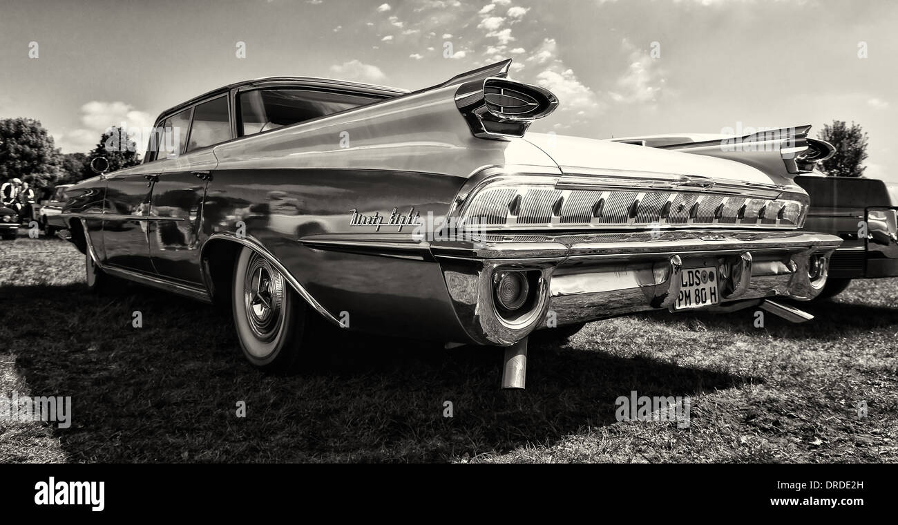 Vintage oldsmobile ninety eight car hi-res stock photography and images ...