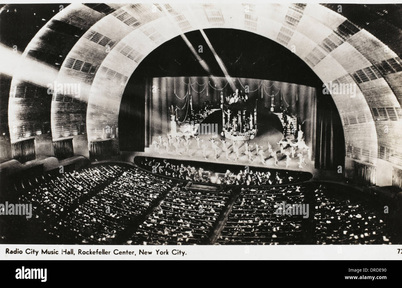 Radio city music hall audience hi-res stock photography and images - Alamy