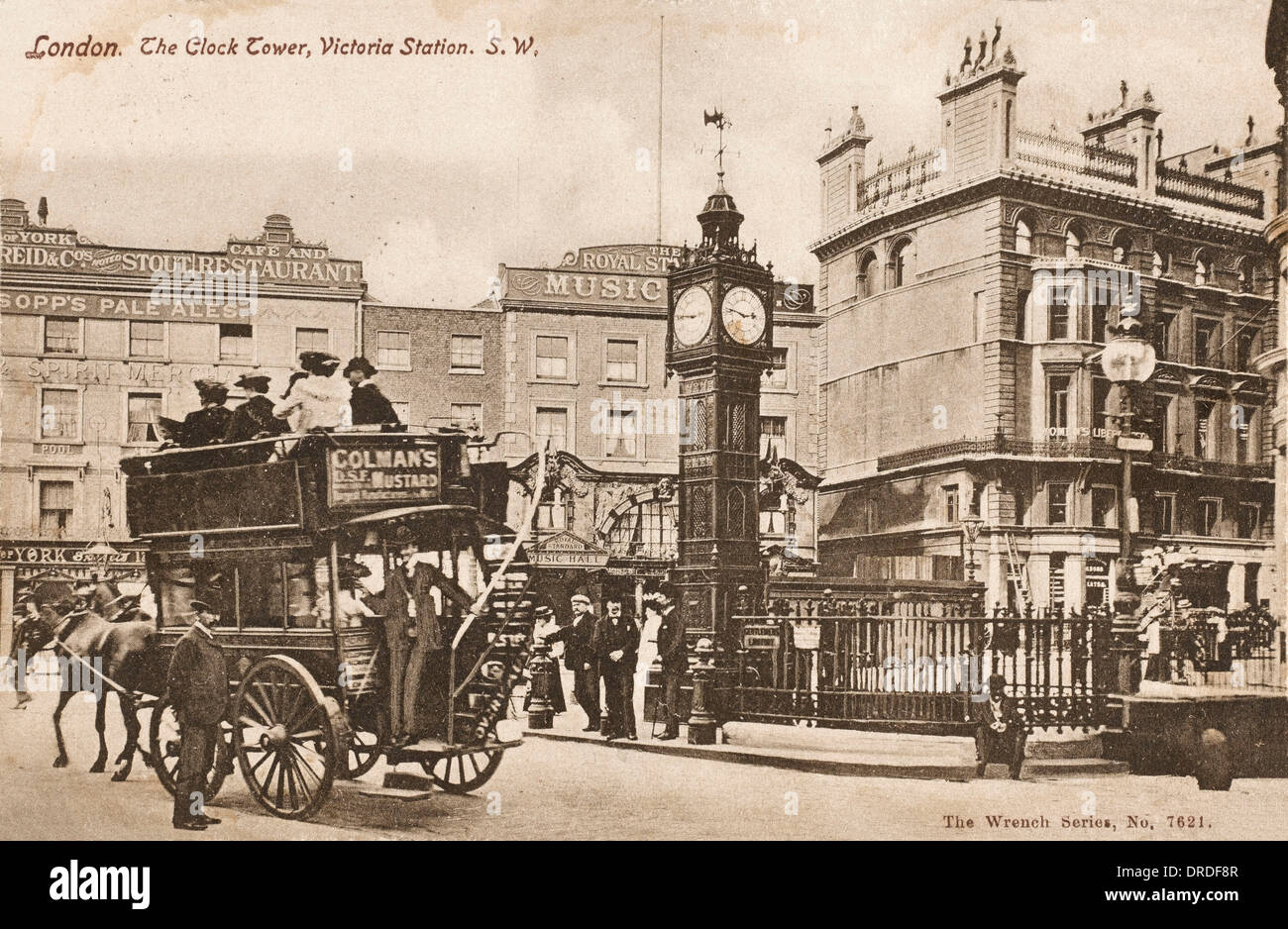 Victoria station london archive hi-res stock photography and images - Alamy