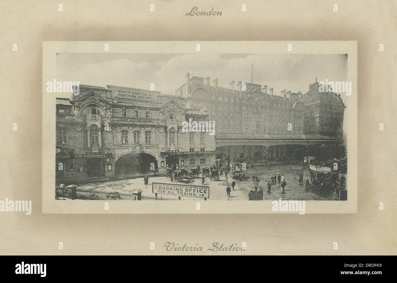 Victoria station london hi-res stock photography and images - Alamy