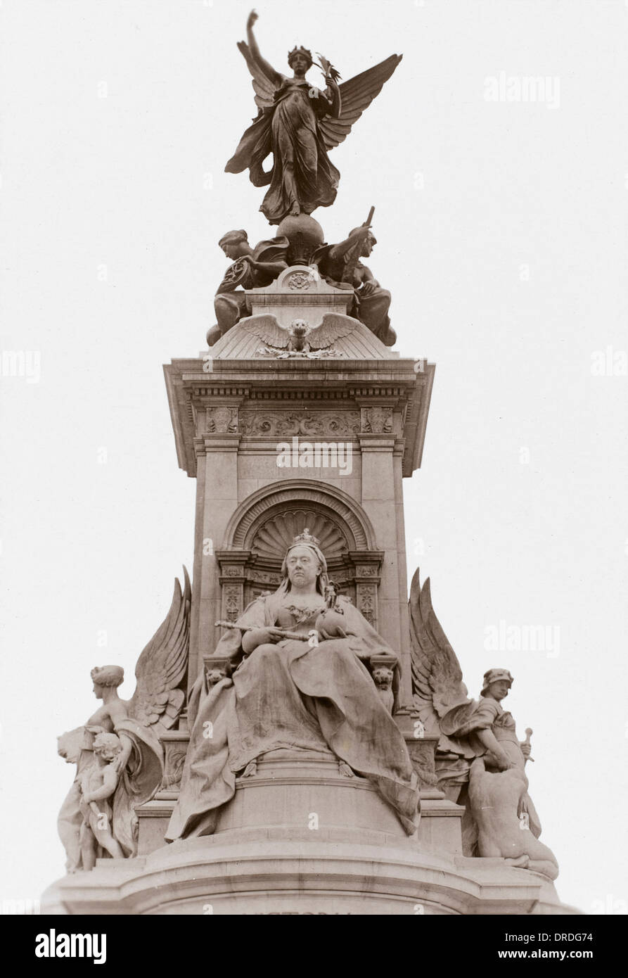 Queen victoria at victoria memorial hi-res stock photography and images - Alamy
