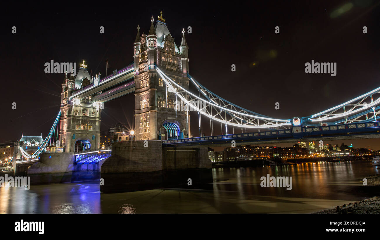 Tower Bridge by night Stock Photo - Alamy