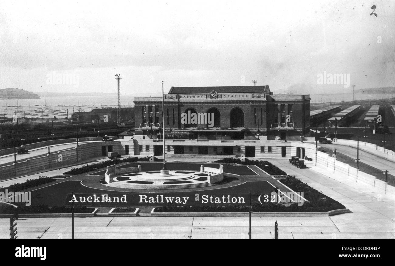 Auckland railway station hi-res stock photography and images - Alamy