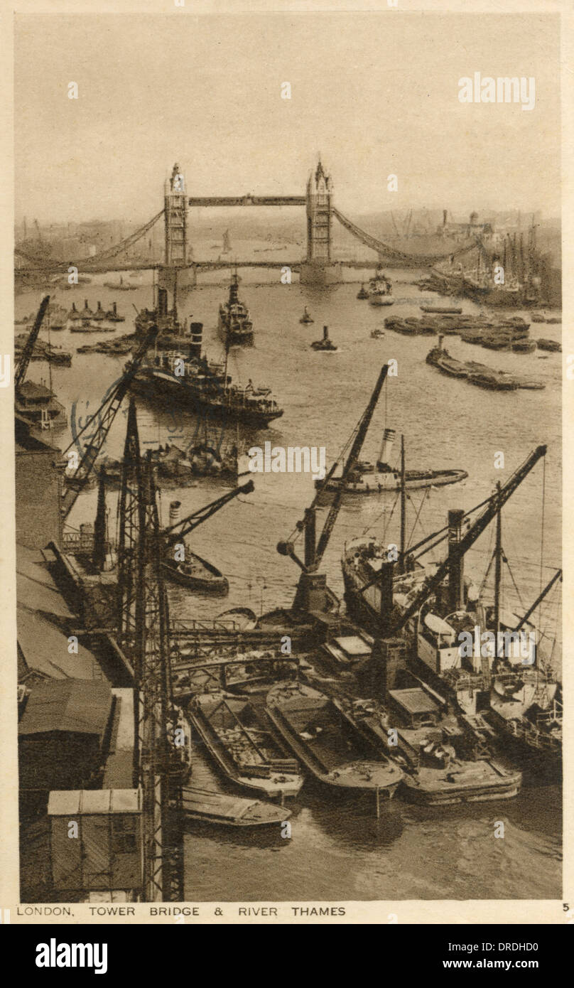 London tugboat hi-res stock photography and images - Alamy