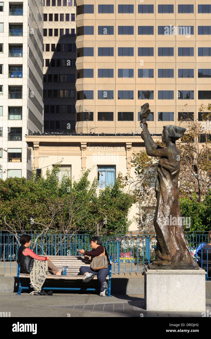 San francisco portsmouth square hi-res stock photography and images - Alamy
