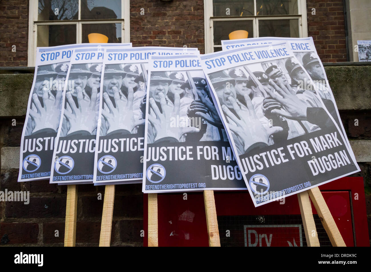 Tottenham police station hi-res stock photography and images - Alamy
