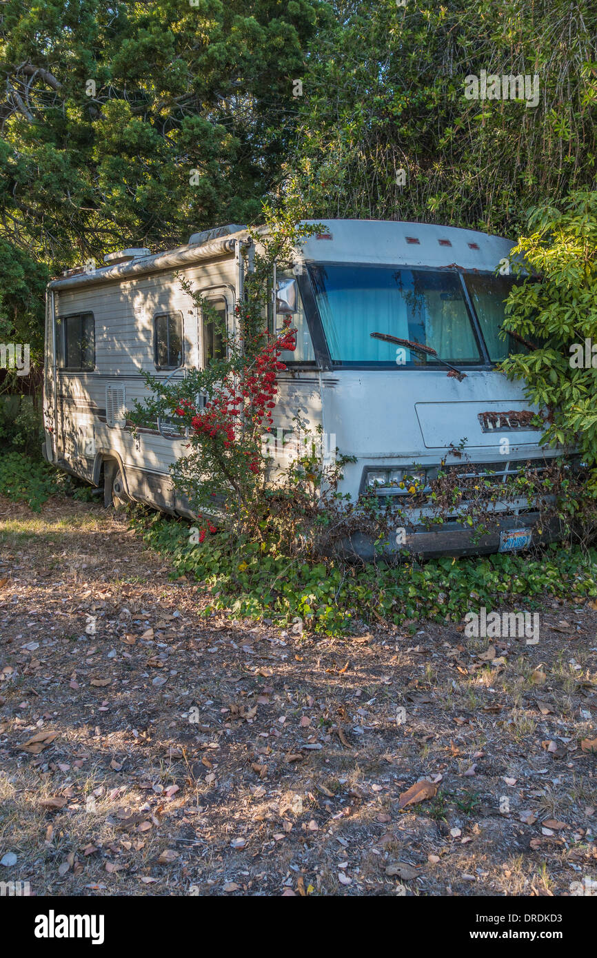 Abandoned Camper Stock Photos & Abandoned Camper Stock Images - Alamy