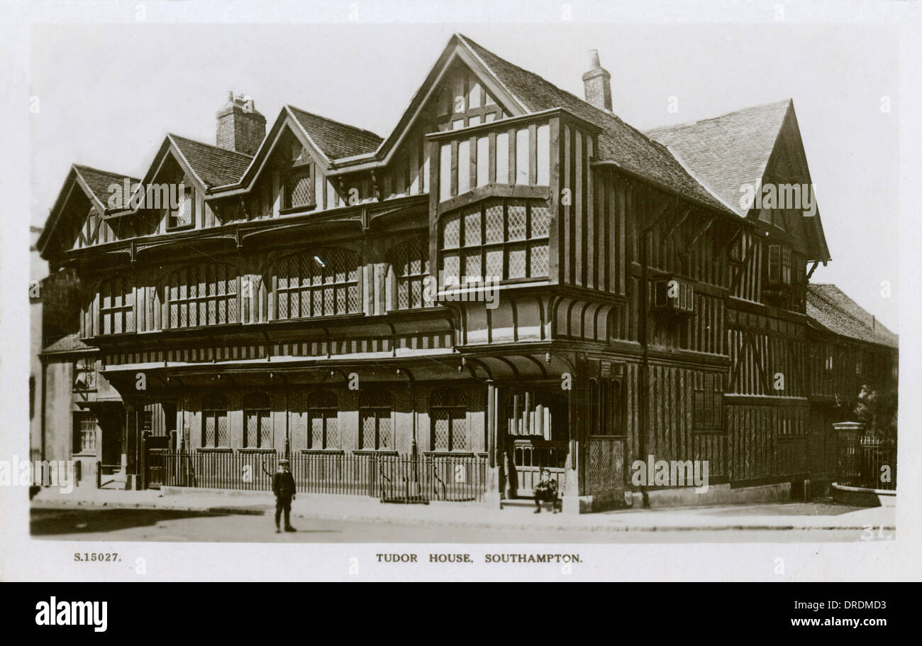 The tudor house or tiddy house hi-res stock photography and images - Alamy