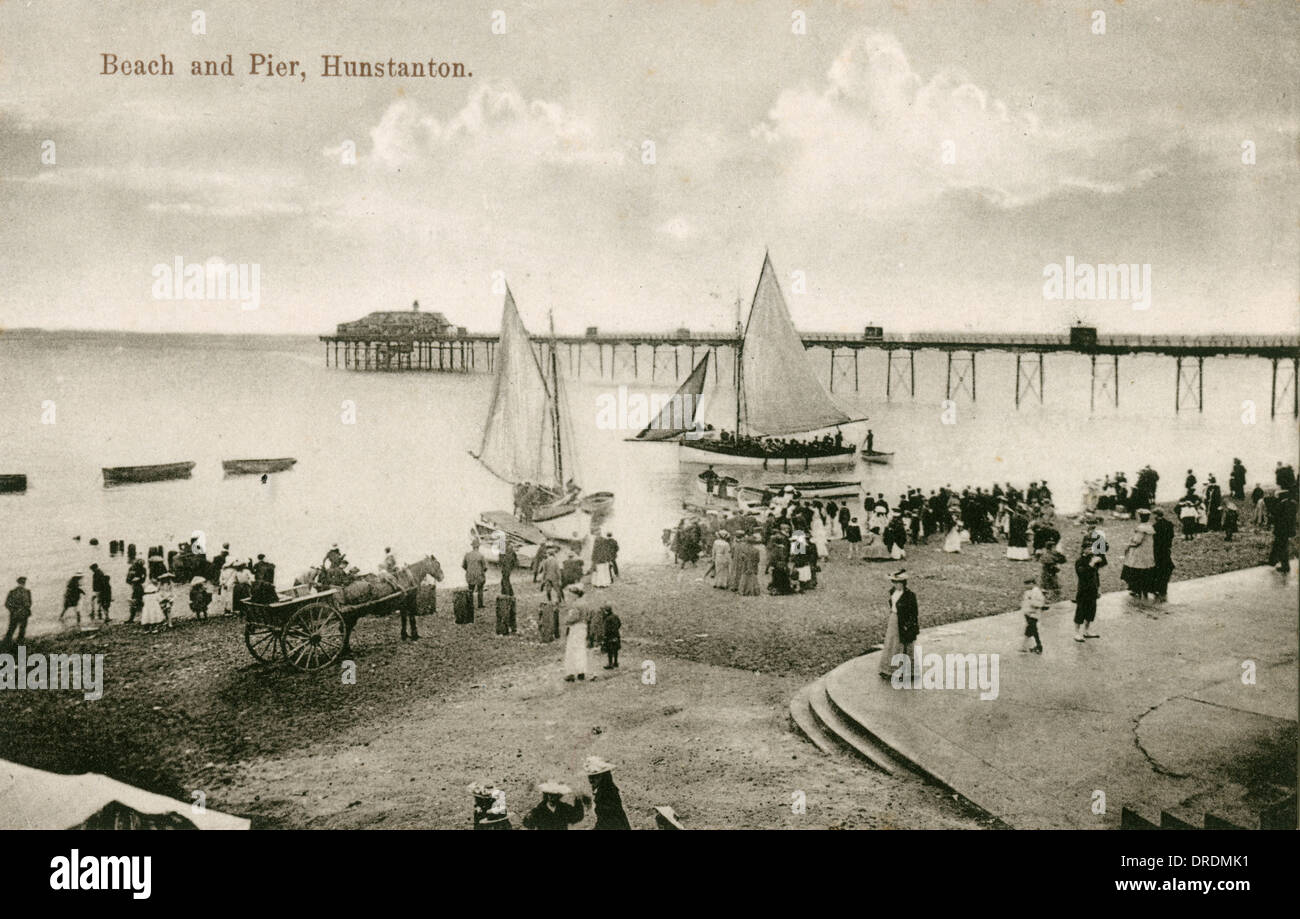 Hunstanton, Norfolk - The Beach and Pier Stock Photo - Alamy