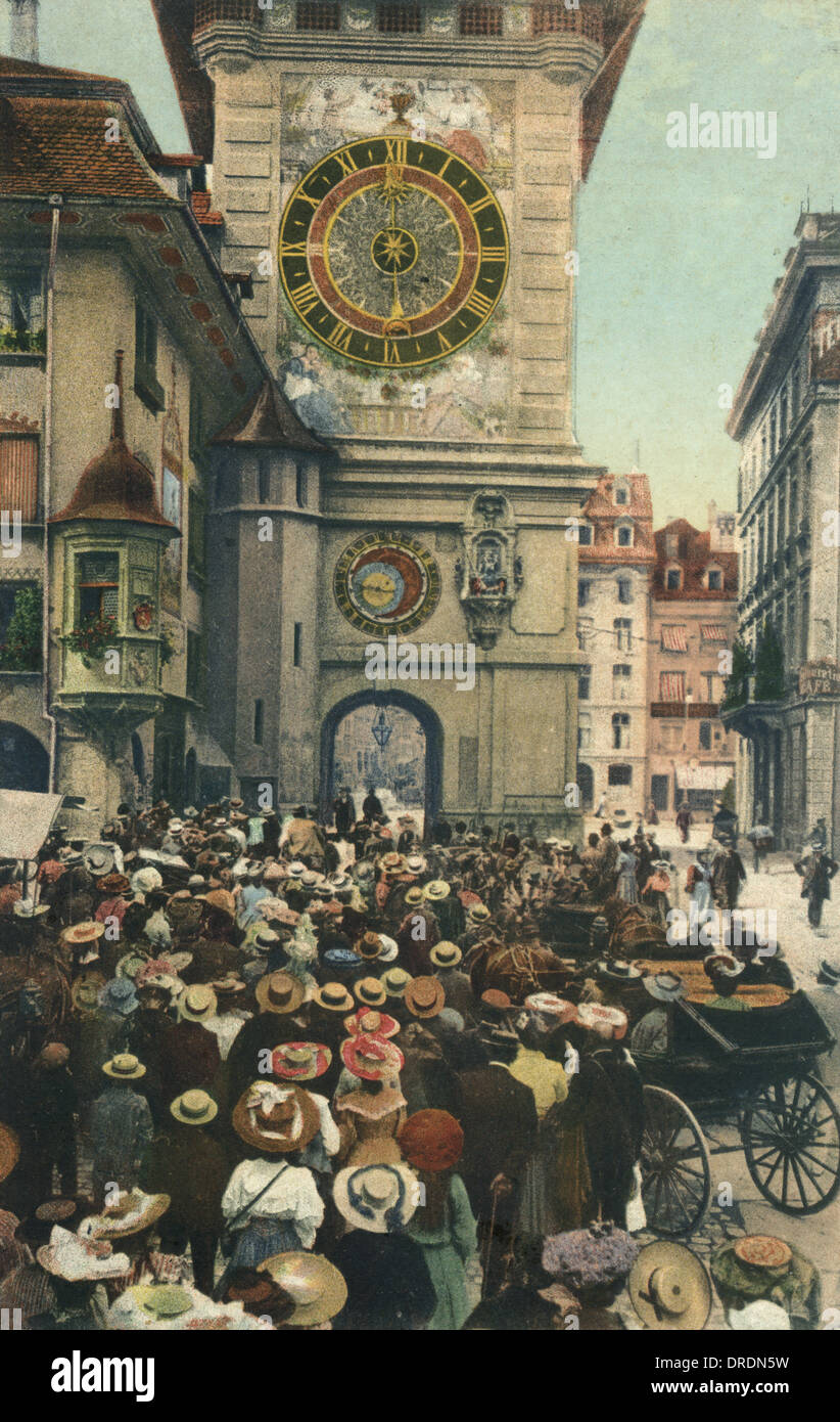 Clock strike hi-res stock photography and images - Alamy