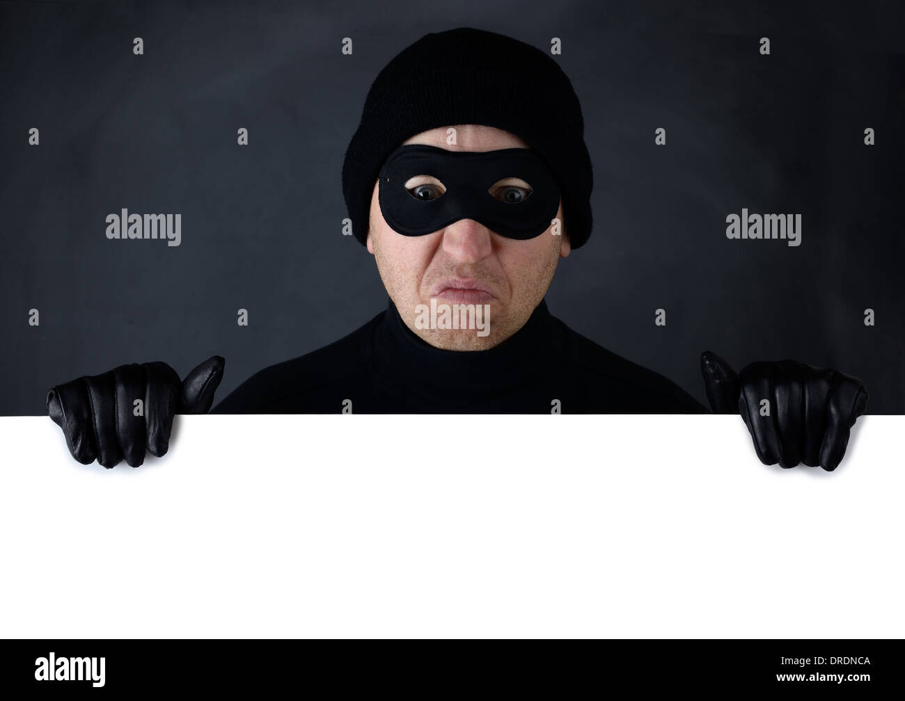 People peering over the side hi-res stock photography and images - Alamy