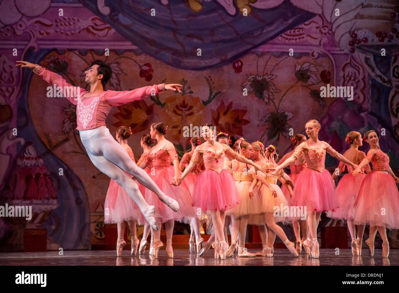 The nutcracker ballet hi-res stock photography and images - Alamy
