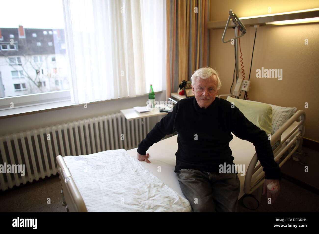 Who suffering cancer hi-res stock photography and images - Alamy