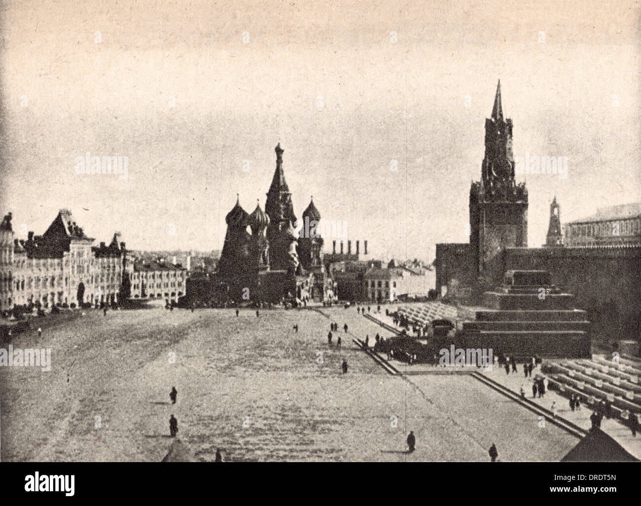 Russia street 1930s hi-res stock photography and images - Alamy