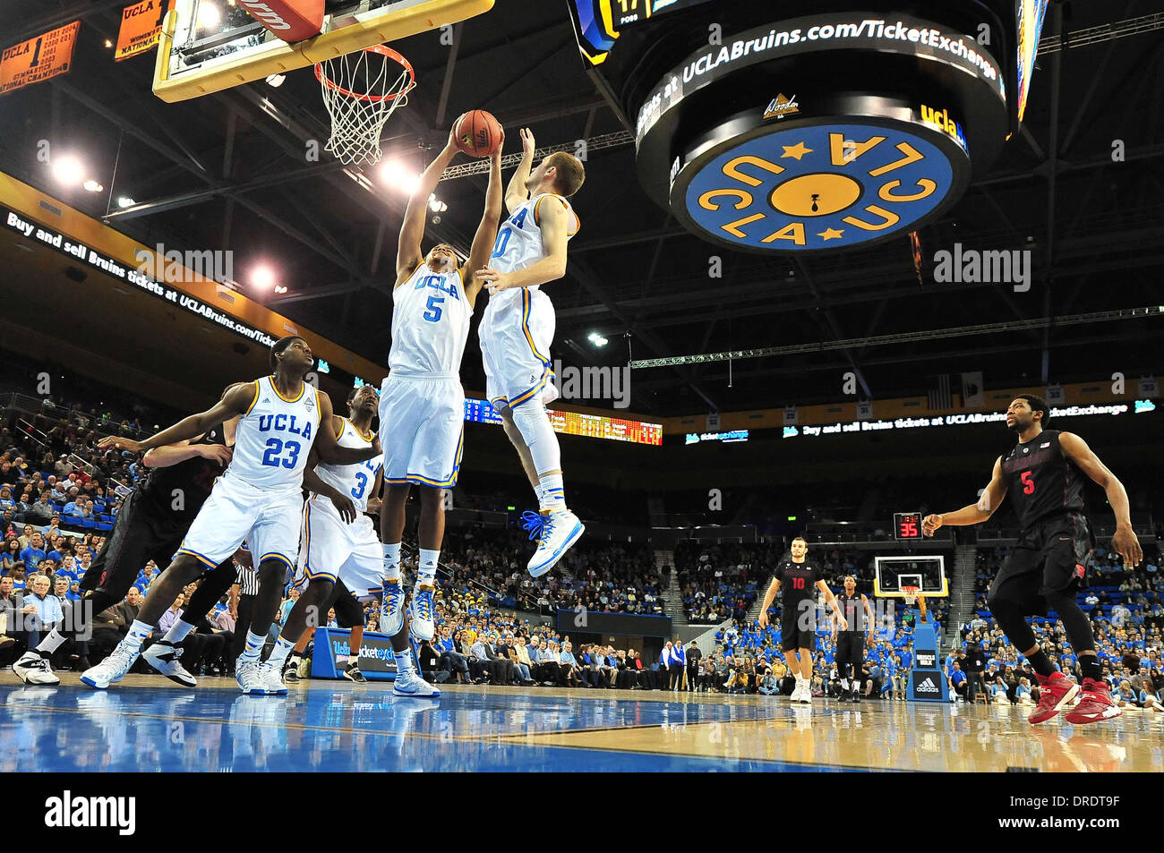 Los Angeles, CA, USA. 23rd Jan, 2014. UCLA Bruins guard/forward Kyle ...