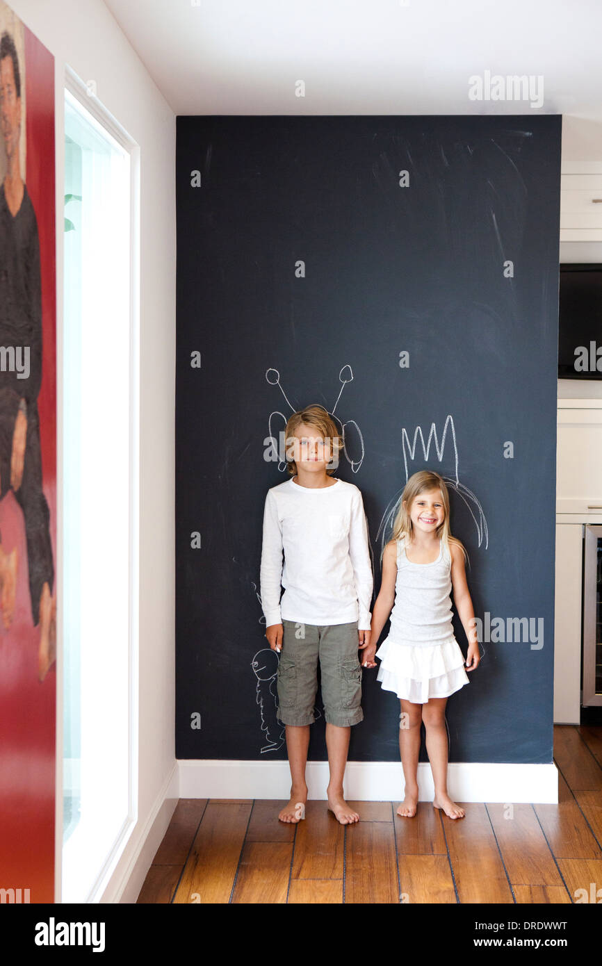 Wall kids hi-res stock photography and images - Alamy