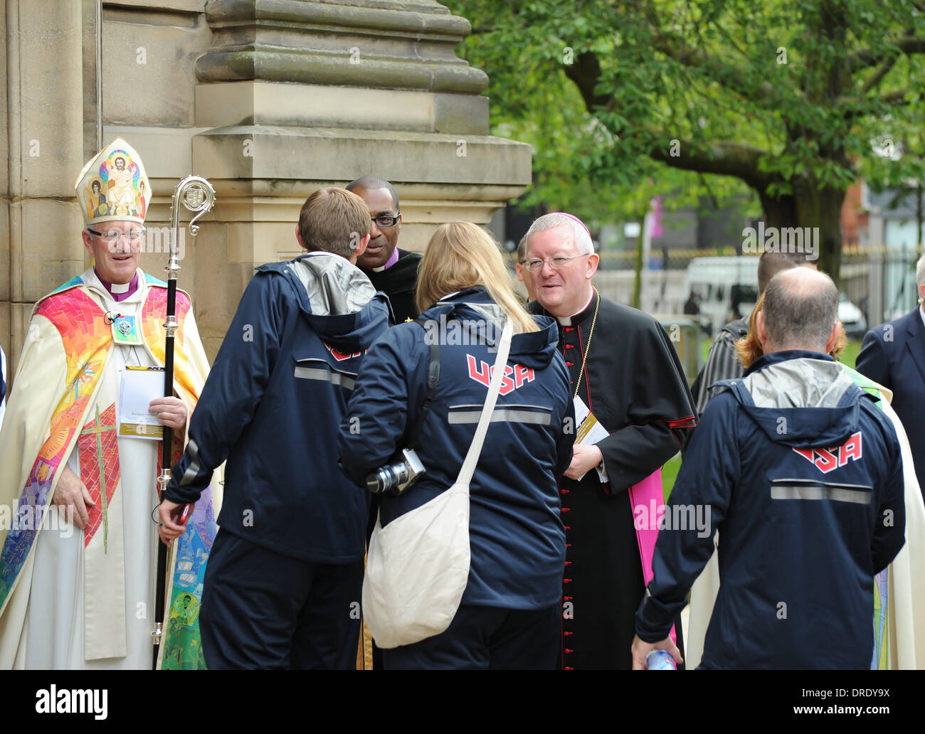 Atmosphere Members and coaches of the Olympic USA and Jamaican running ...