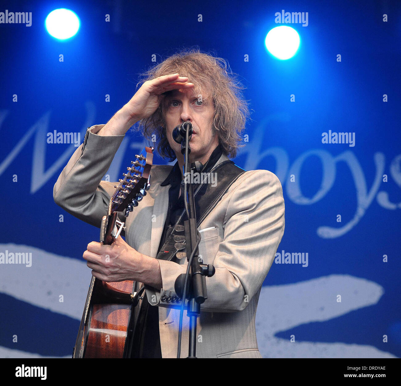 Mike scott waterboys hi-res stock photography and images - Alamy