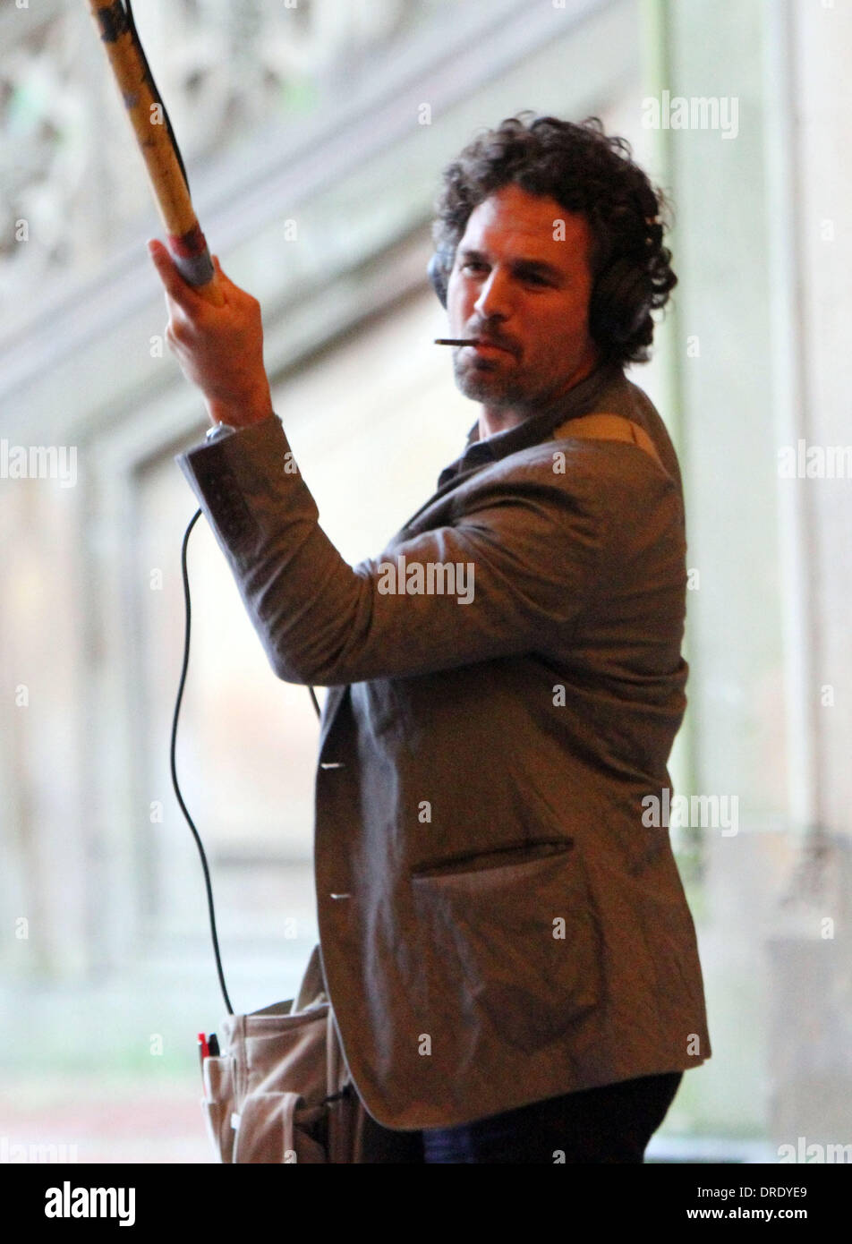 Mark Ruffalo shooting on location in Central Park for the new movie ...