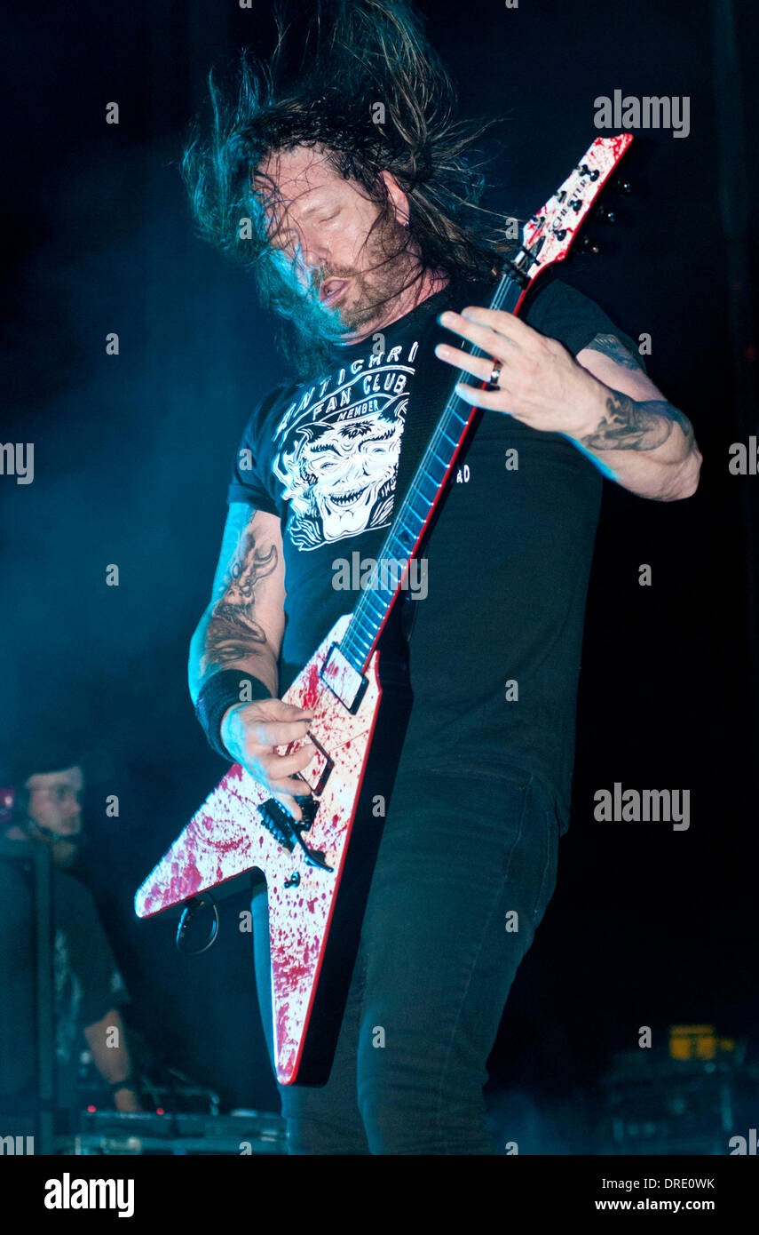 Slayer performing at Rockstar Energy Drink Mayhem Festival at Tinley ...