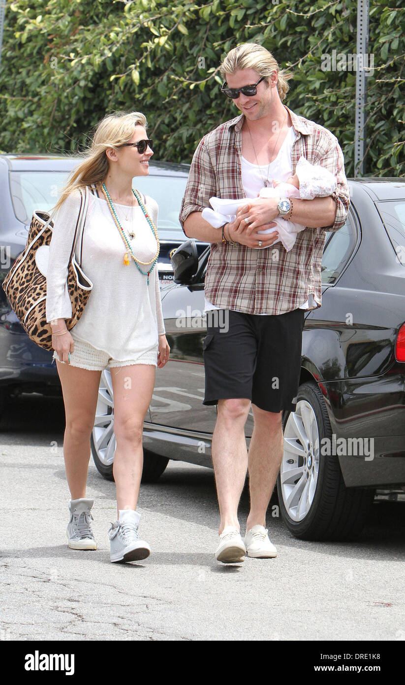 Chris Hemsworth Holding Daughter