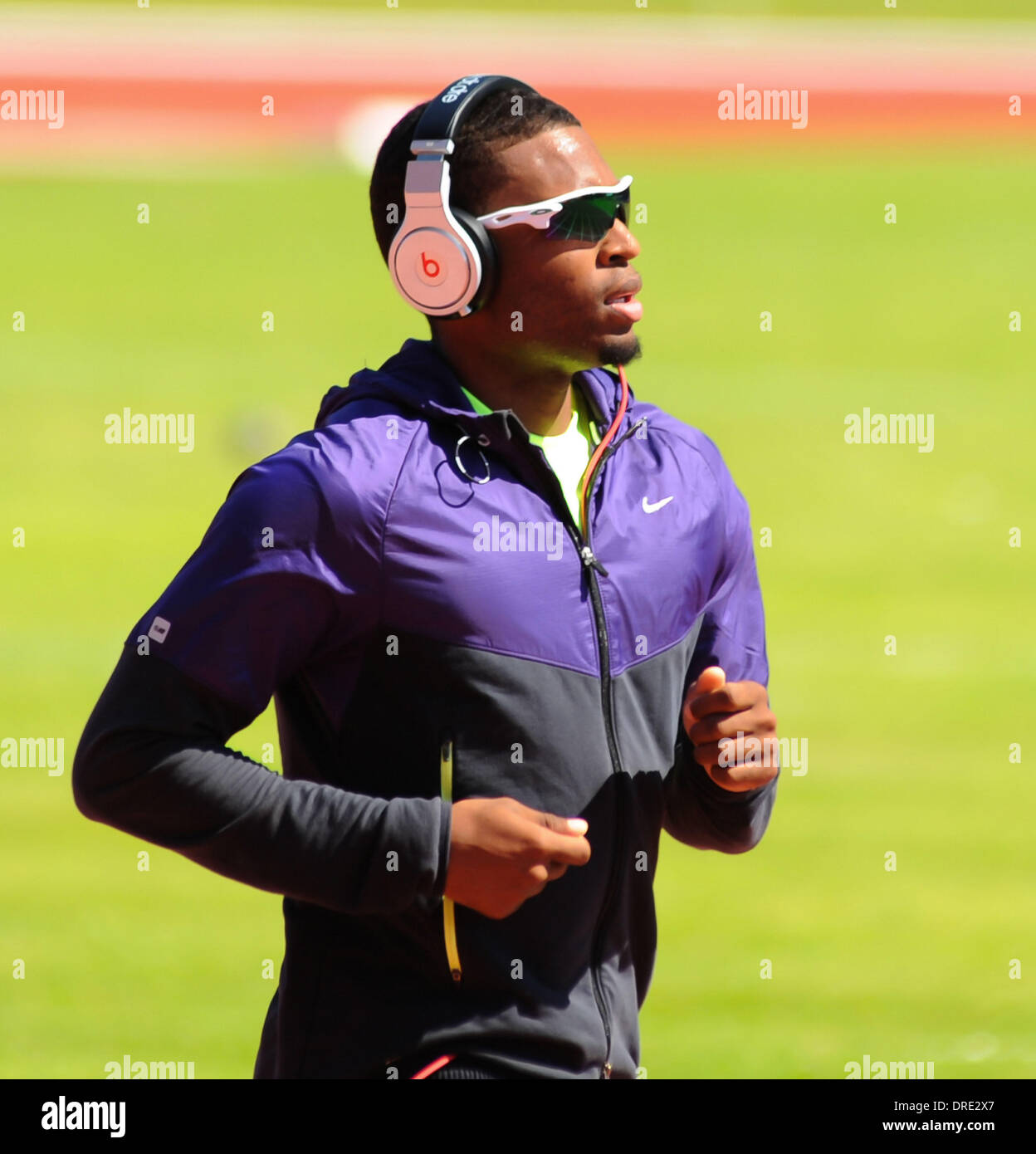 Manteo Mitchell The USA Olympic Track and Field team train at Alexander ...