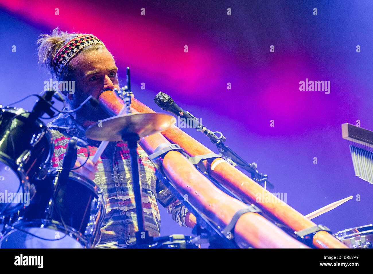 Xavier Rudd performing live at Cascais Music Festival in Hipodromo ...